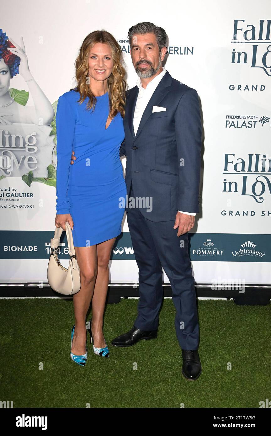 Ella Endlich und Marius Darschin BEI der Weltpremiere der Falling in ...