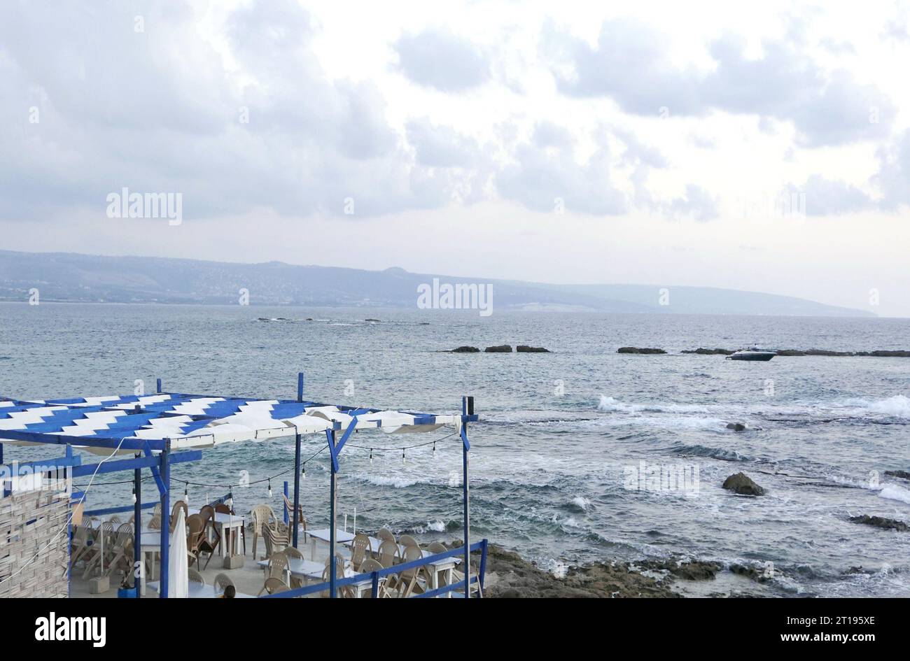 Tyr, Liban. 11 octobre 2023. La mer en face de Tyr (Sour), Sud Liban ...