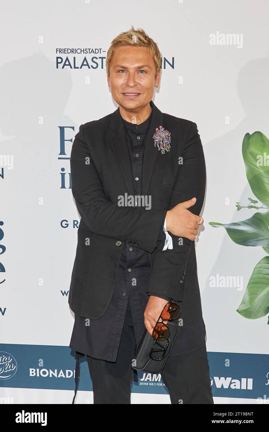 David Tomaszewski - Weltpremiere der Grand Show TOMBER AMOUREUX im ...