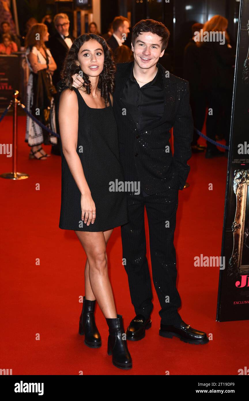Robyn Cara und Scott Chambers BEI der Premiere des Kinofilms Doctor ...