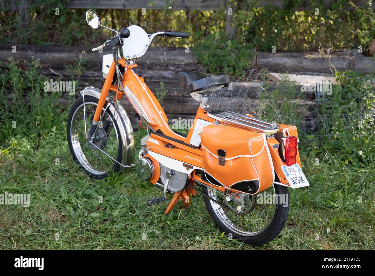 Bordeaux , France - 10 06 2023 : mobylette rétro mobylette rétro ...