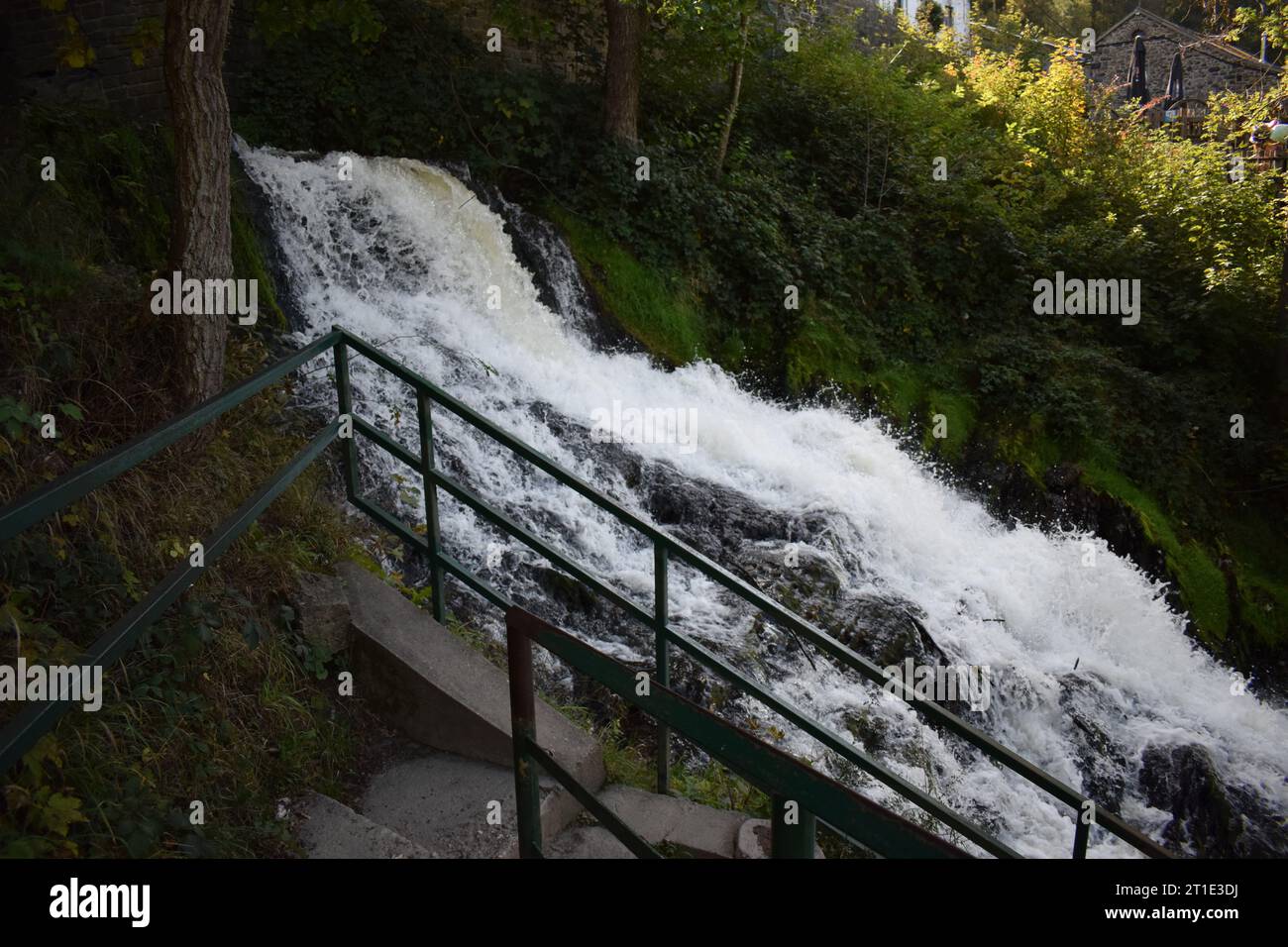 Cascade de coo Banque de photographies et d’images à haute résolution ...