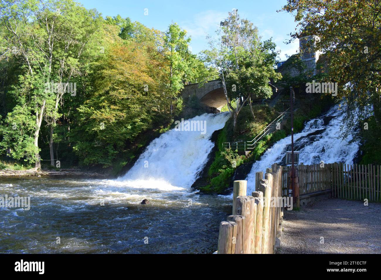 Cascade de coo Banque de photographies et d’images à haute résolution ...