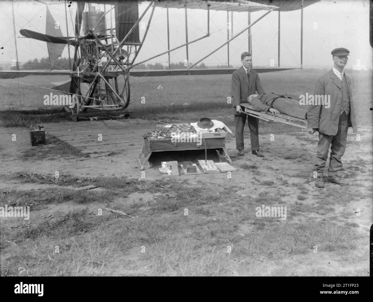 Tenue de l'armée Banque d'images noir et blanc - Alamy