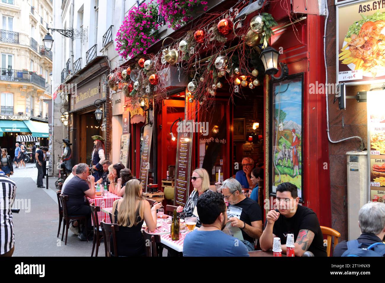 Restaurants touristes quartier latin Banque de photographies et d ...
