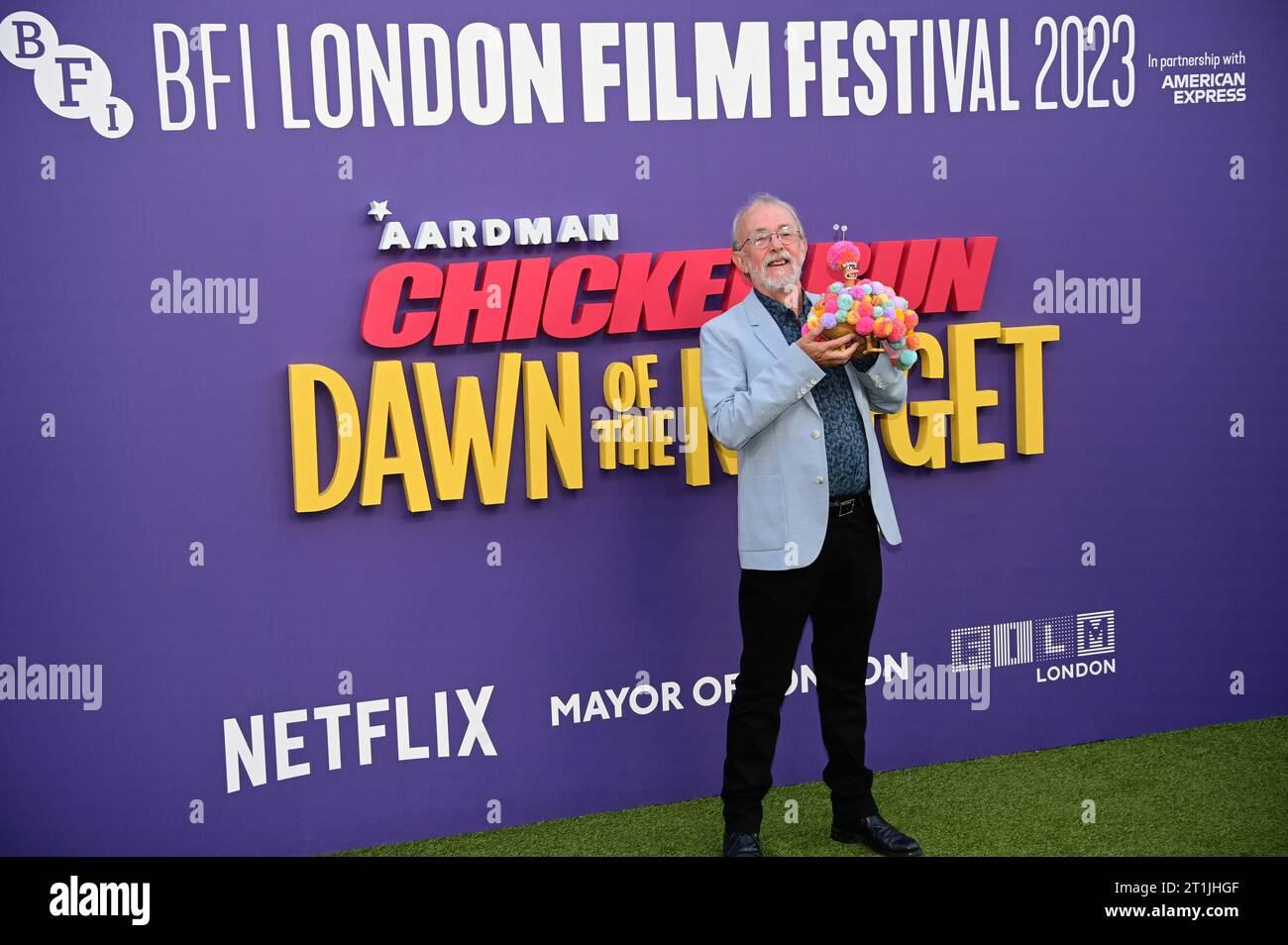 Paloma faith et babs de personnages de poulet Banque de photographies ...