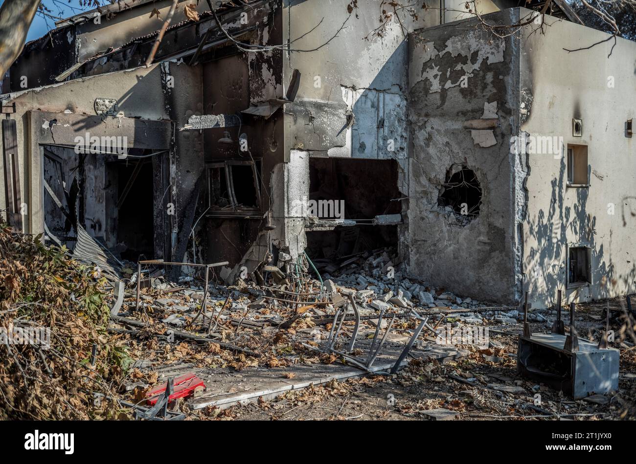 14 octobre 2023, Israël, Be·eri : vue des bâtiments détruits dans le ...