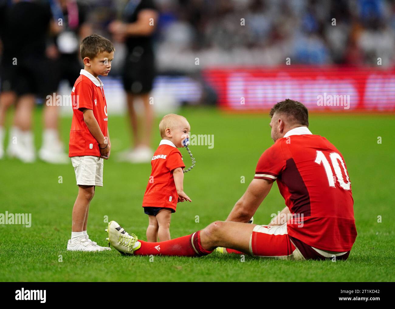 DaN Biggar du pays de Galles sur le terrain après le match de quart de ...