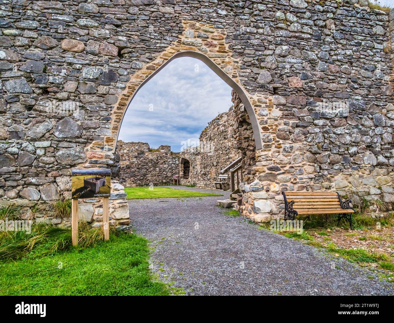 L'image est de la ruine du 12e siècle de la forteresse du château Roy ...