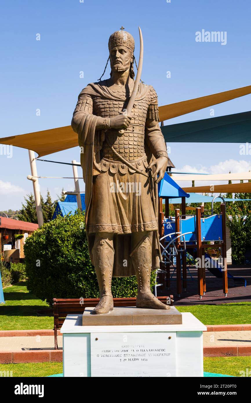 Statue constantine xi dragases palaiologos Banque de photographies et d ...