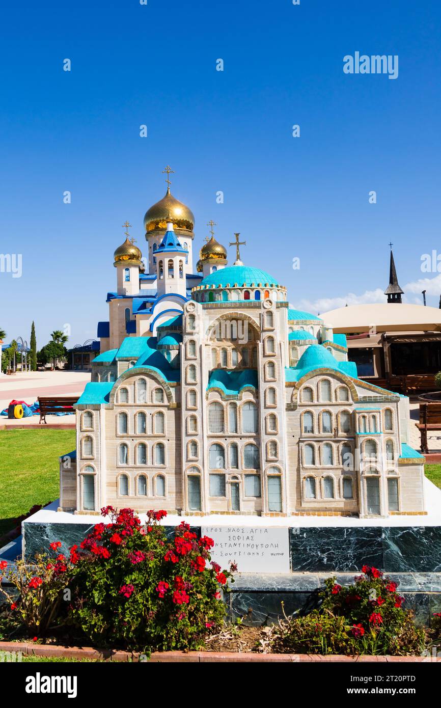 Modèle de Basillica russe à l'église orthodoxe russe d'Apostolou ...