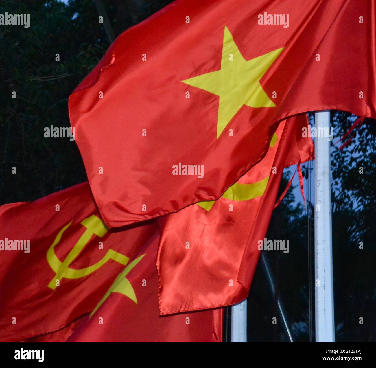 Drapeau rouge et jaune Banque de photographies et d’images à haute ...