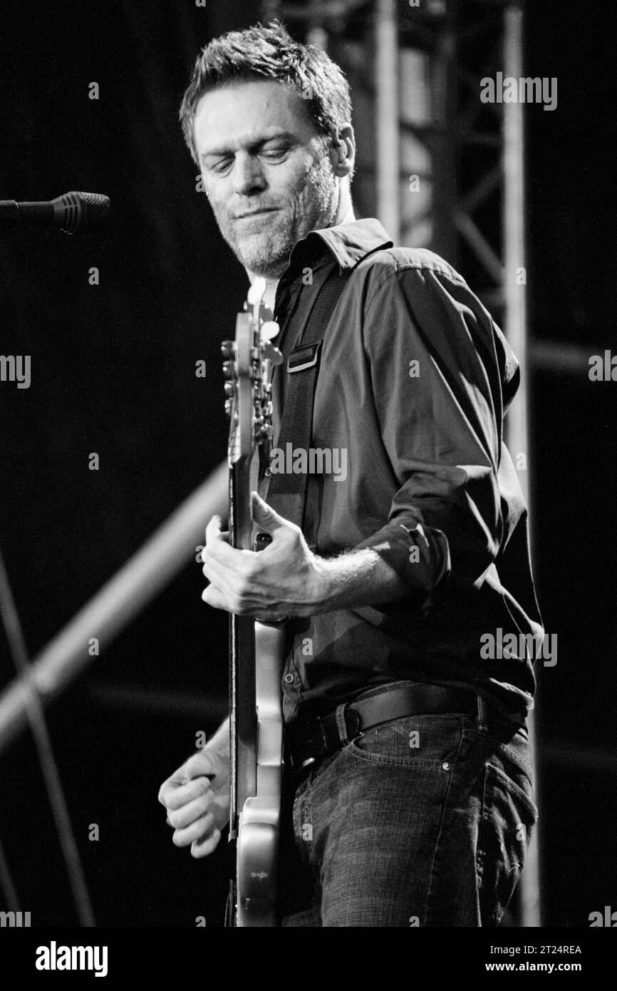 Bryan adams singer Banque d'images noir et blanc - Alamy