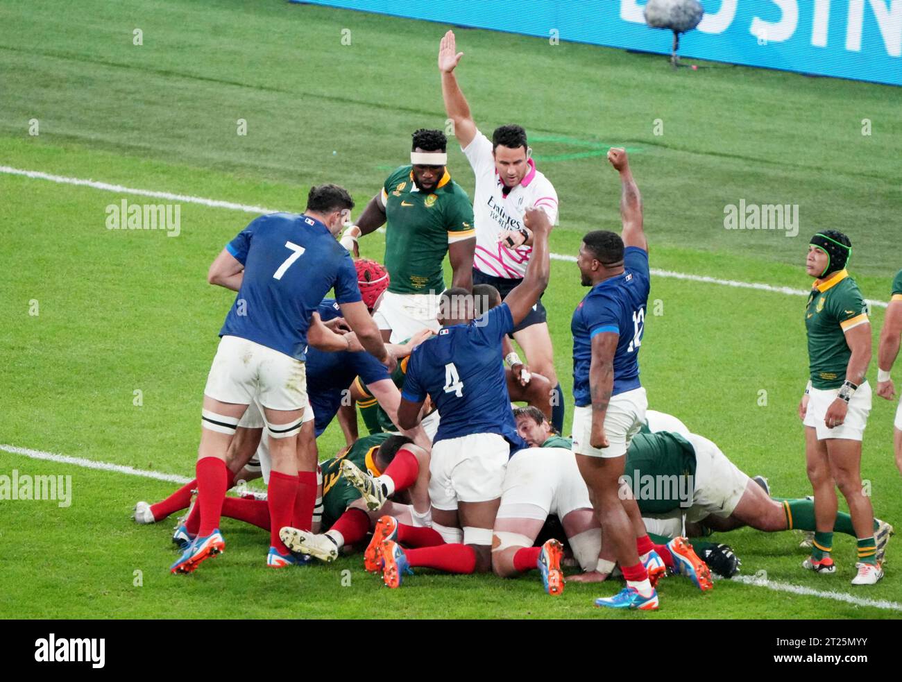 Cyril baille marque un essai lors de la coupe du monde 2023, quart de finale de rugby à XV entre ...