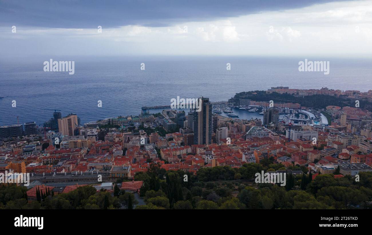 Vue aérienne sur la ville de Monaco, Monte Carlo. La photographie a été ...