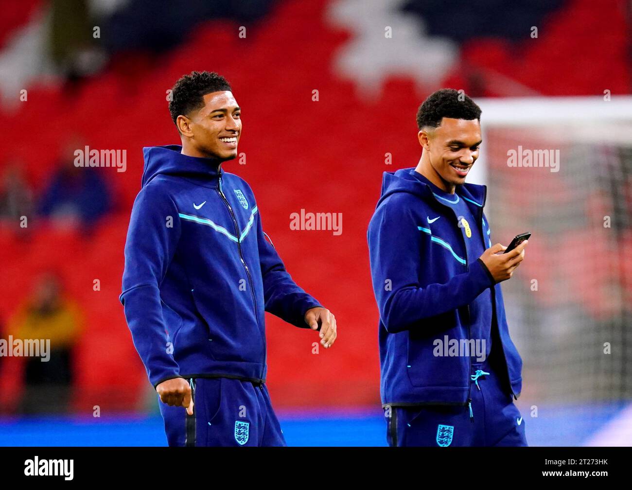 Les Anglais Jude Bellingham (à gauche) et Trent Alexander-Arnold ...