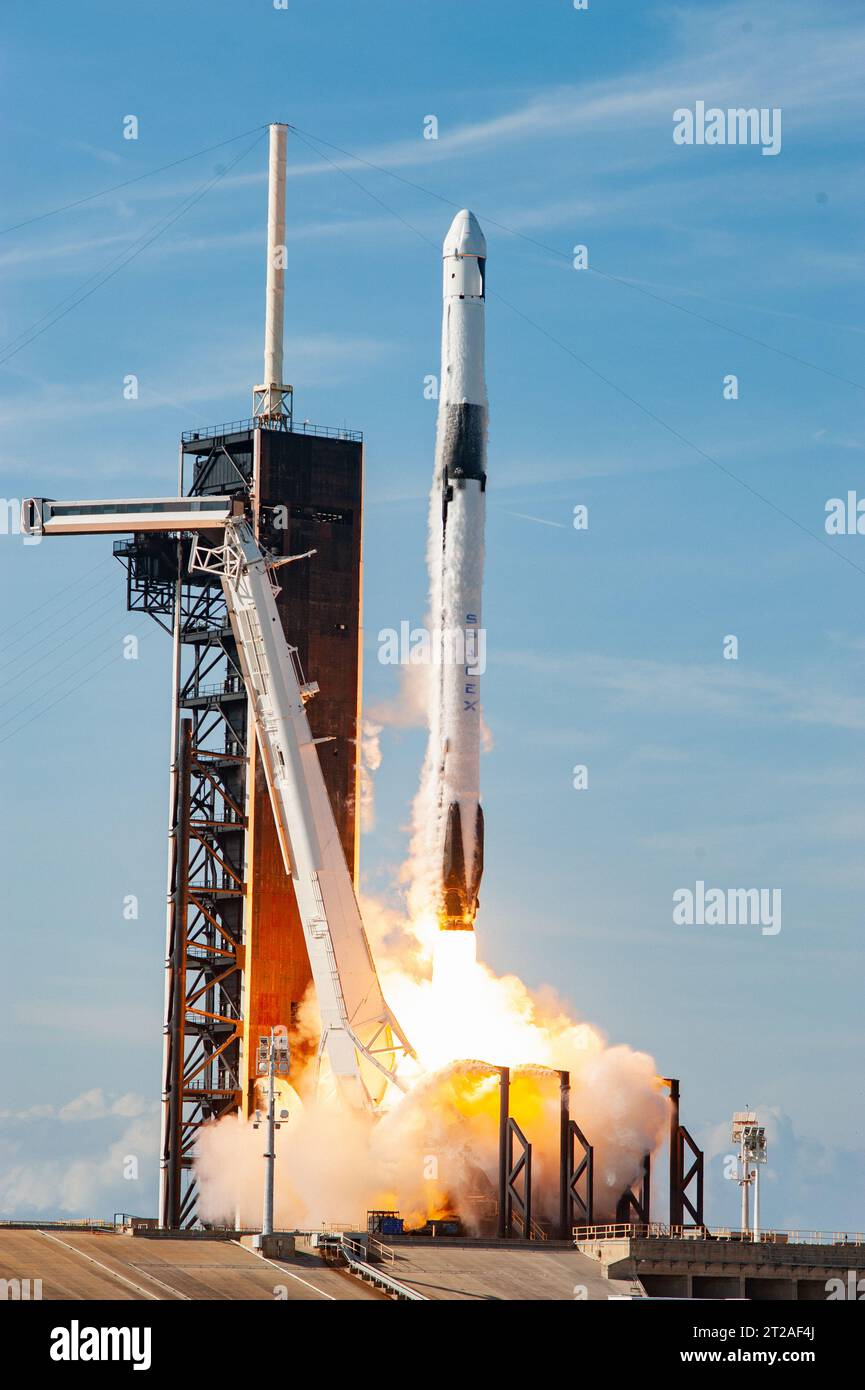 SpaceX CRS-26 Liftoff, télécommande n°4. La fusée SpaceX Falcon 9 ...