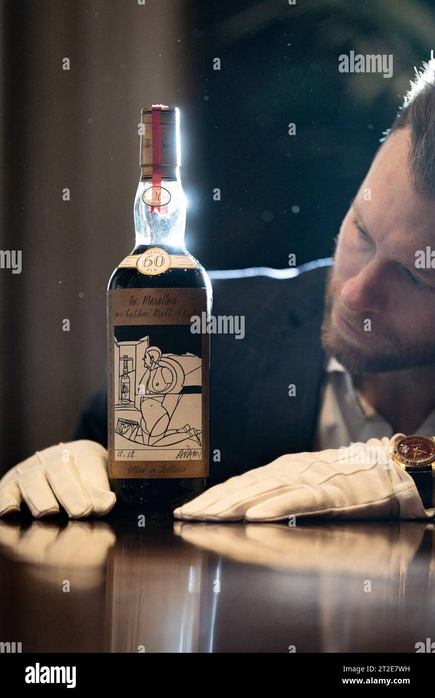 Une bouteille de Macallan Adami 1926 est observée lors d'un photocall ...