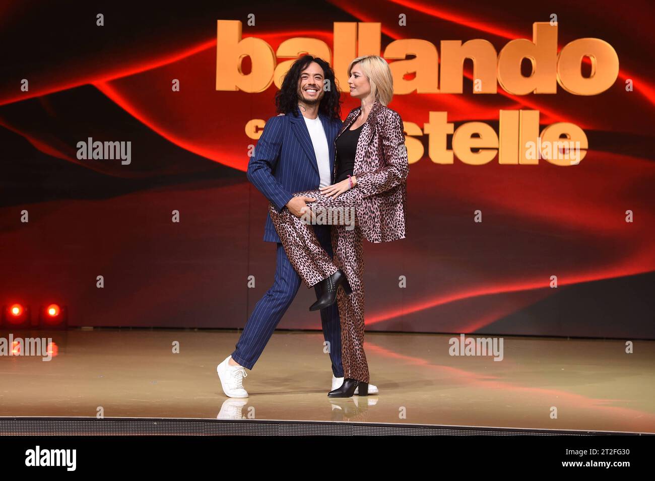 Photocall danse avec les stars Moreno Porcu , Carlotta Mantovan pendant ...