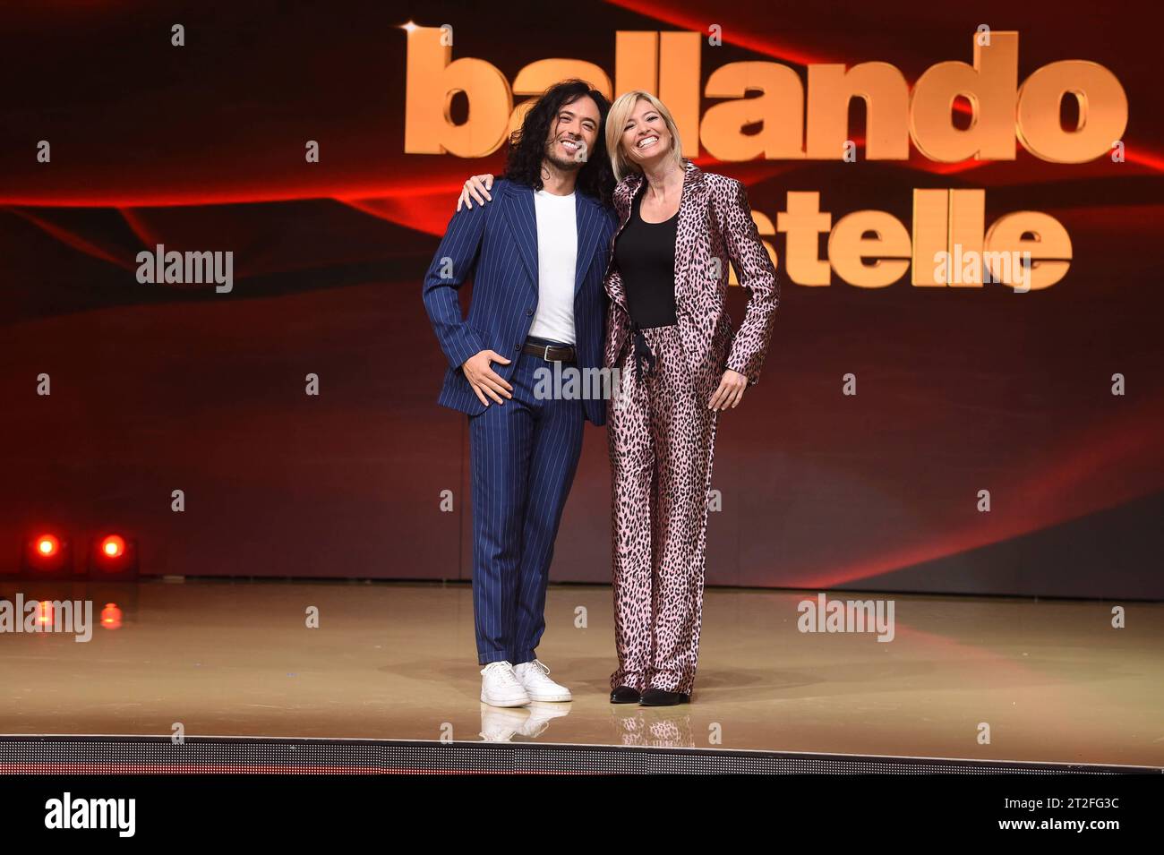 Photocall danse avec les stars Moreno Porcu , Carlotta Mantovan pendant ...