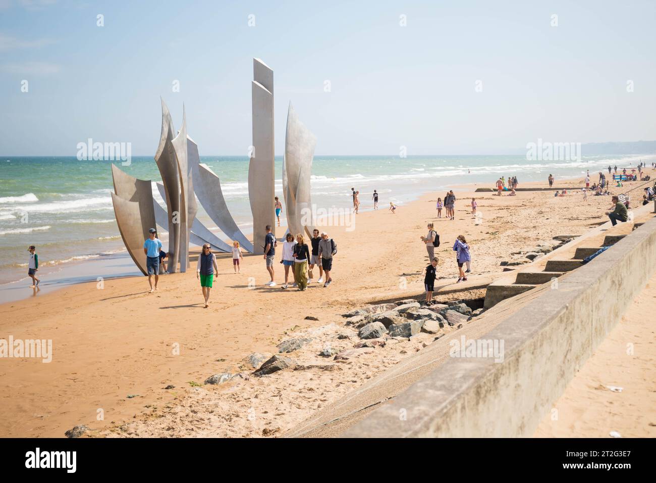 VIERVILLE SUR mer, FRANCE, AOÛT 2023 - les Braves, une sculpture en ...