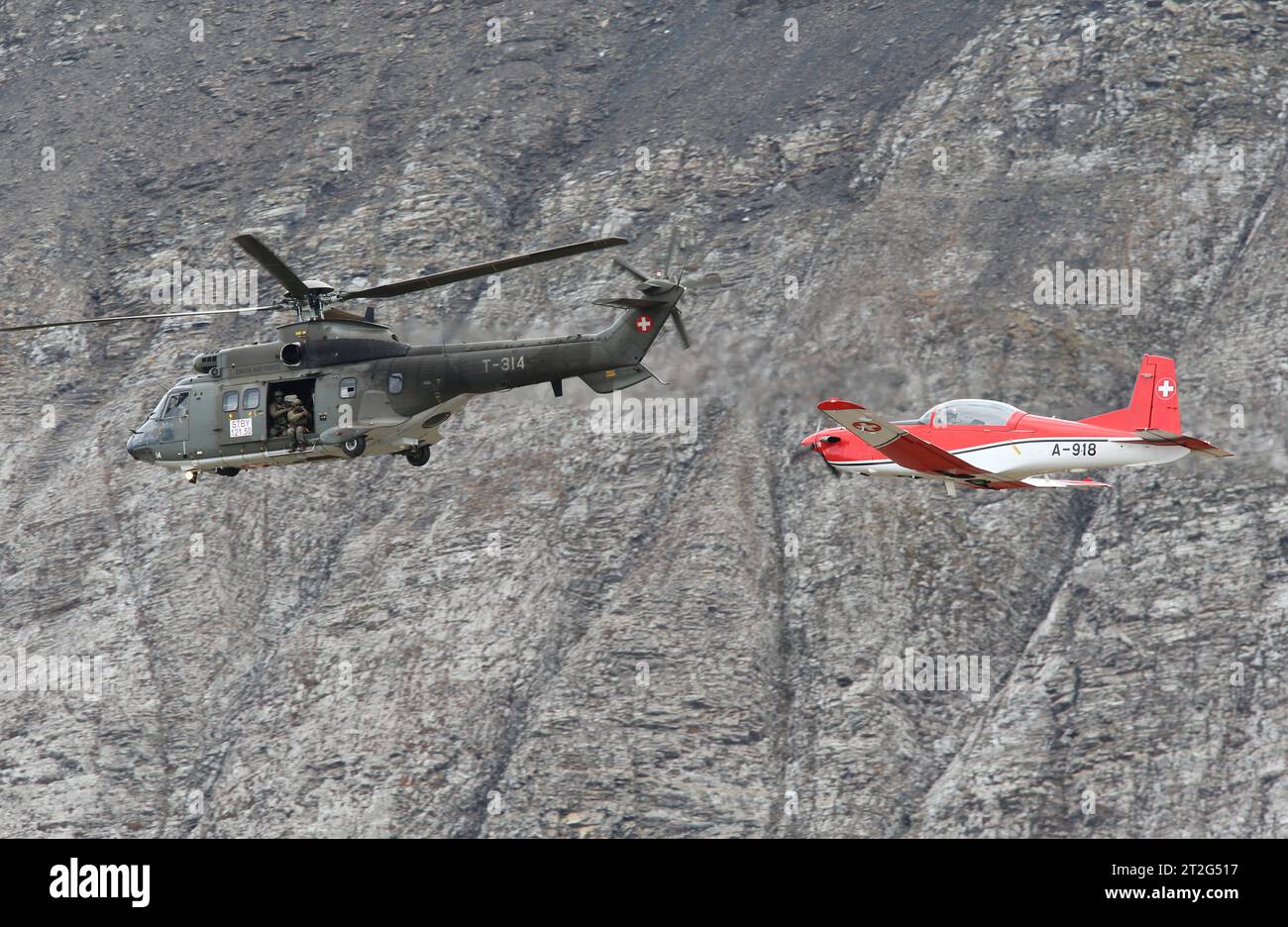 Ein Helikopter der Schweizer Luftwaffe vom Typ Aerospatiale AS-332 M1 ...