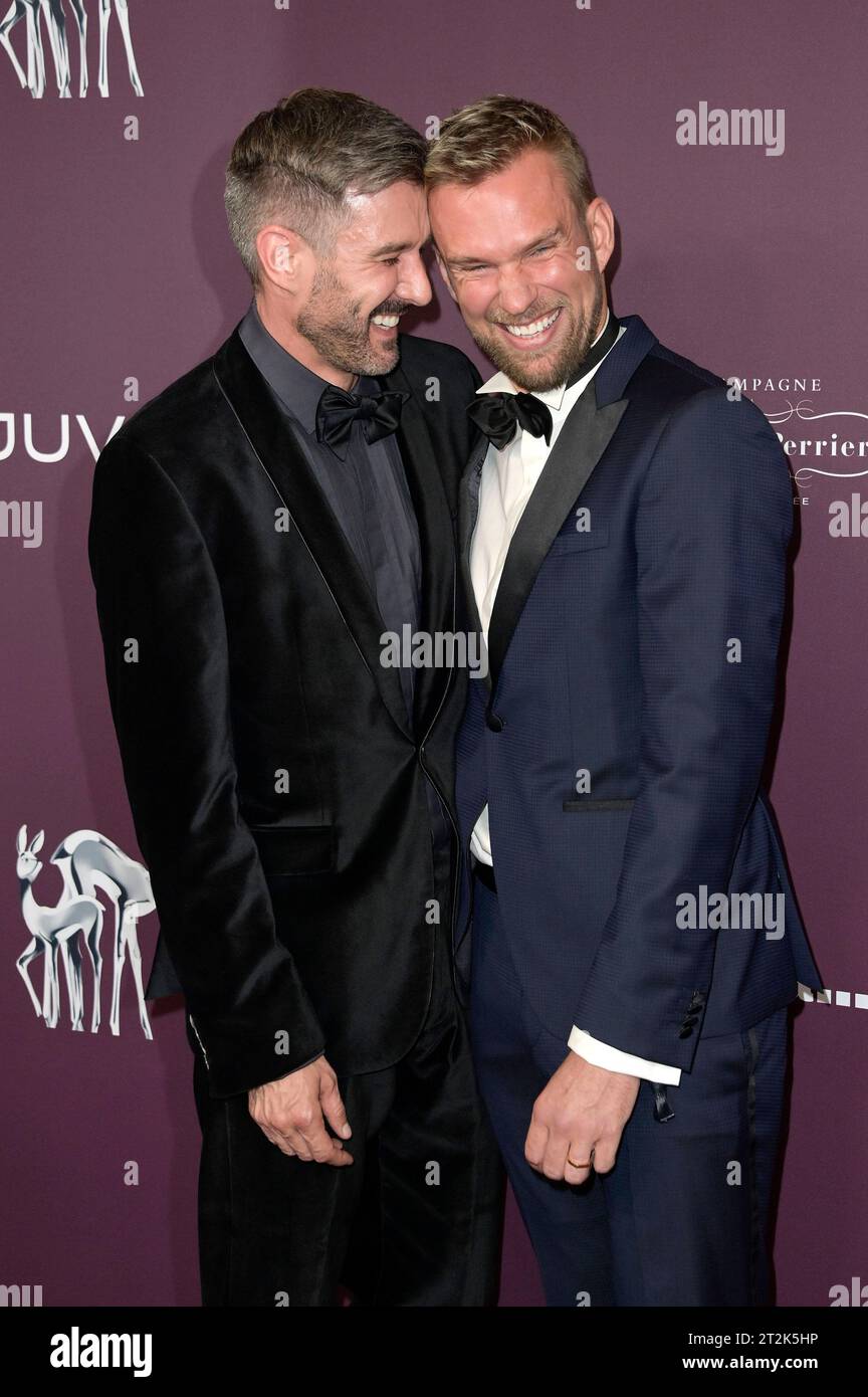 Jochen Schropp mit Partner Norman beim hommage à Bambi 2023 im JW ...