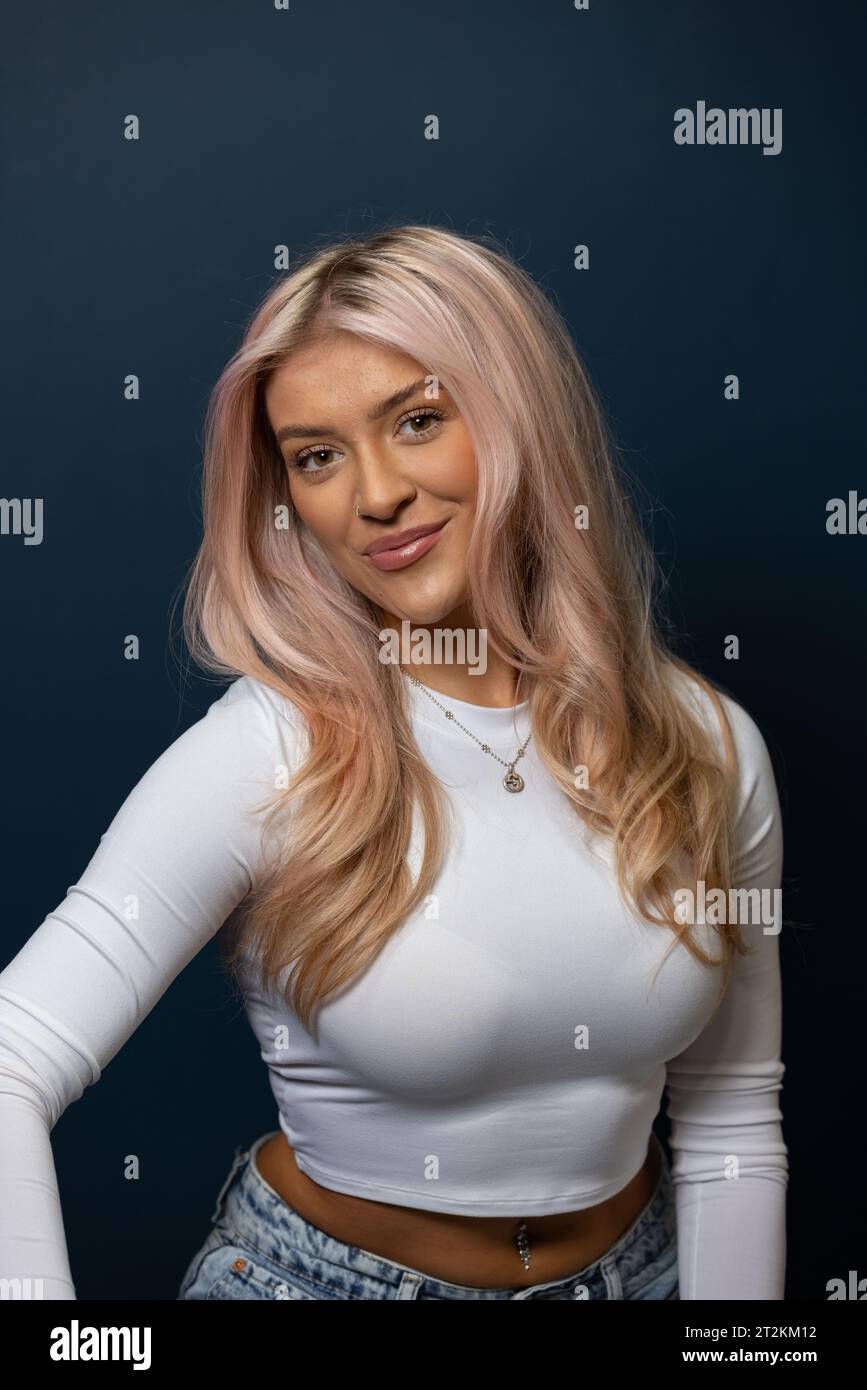 Molly Marsh, 22 ans, interprète de théâtre musical et créatrice de ...