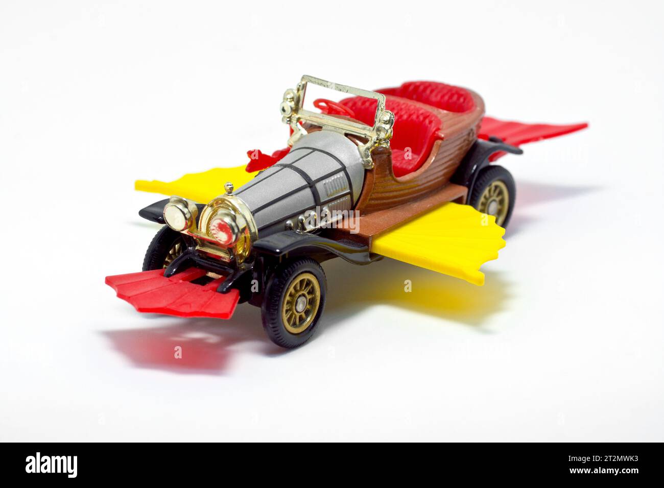 Gros plan montrant un modèle de jouet Corgi de la voiture emblématique ...