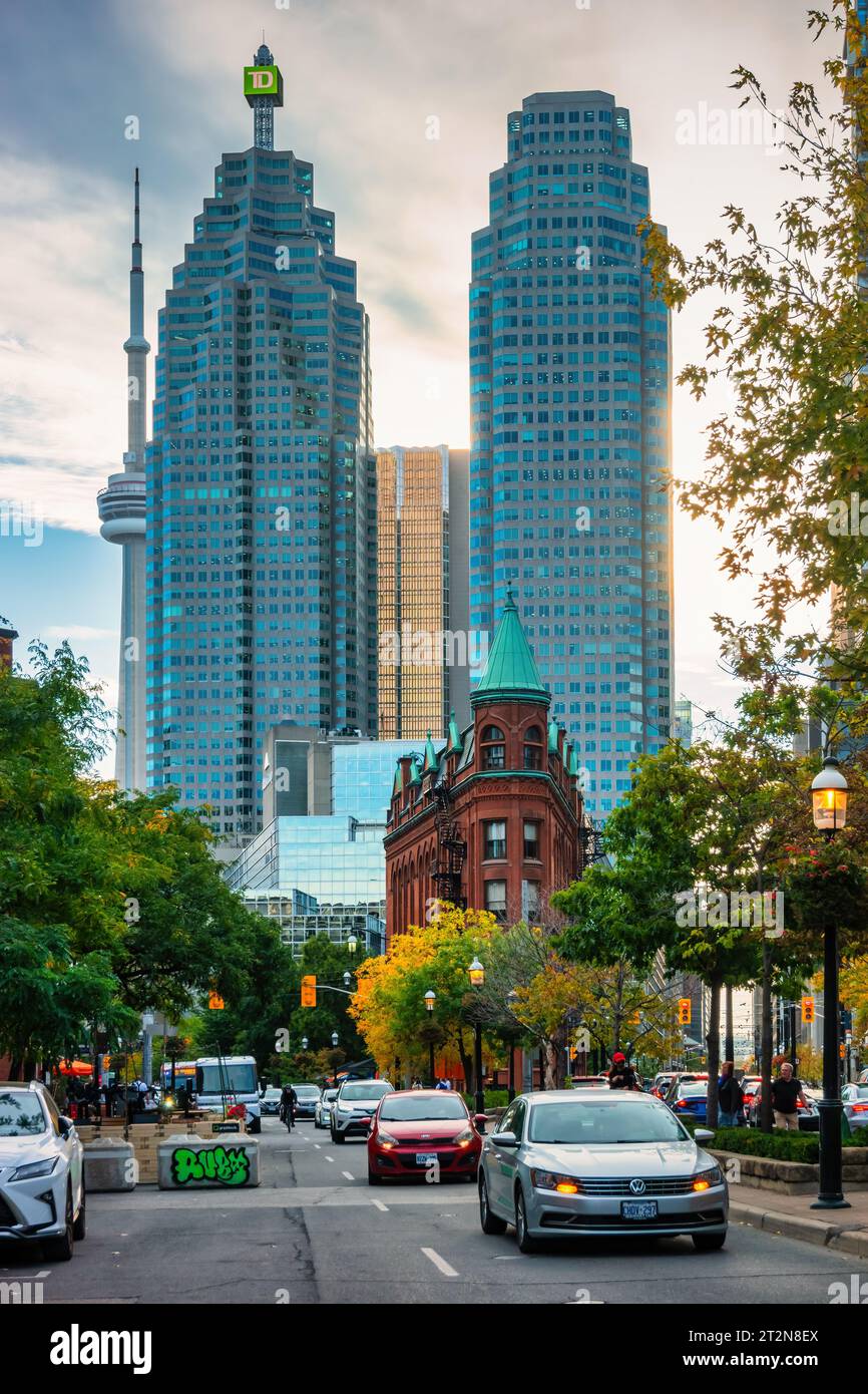 Immeuble du centre ville de toronto Banque de photographies et d’images ...