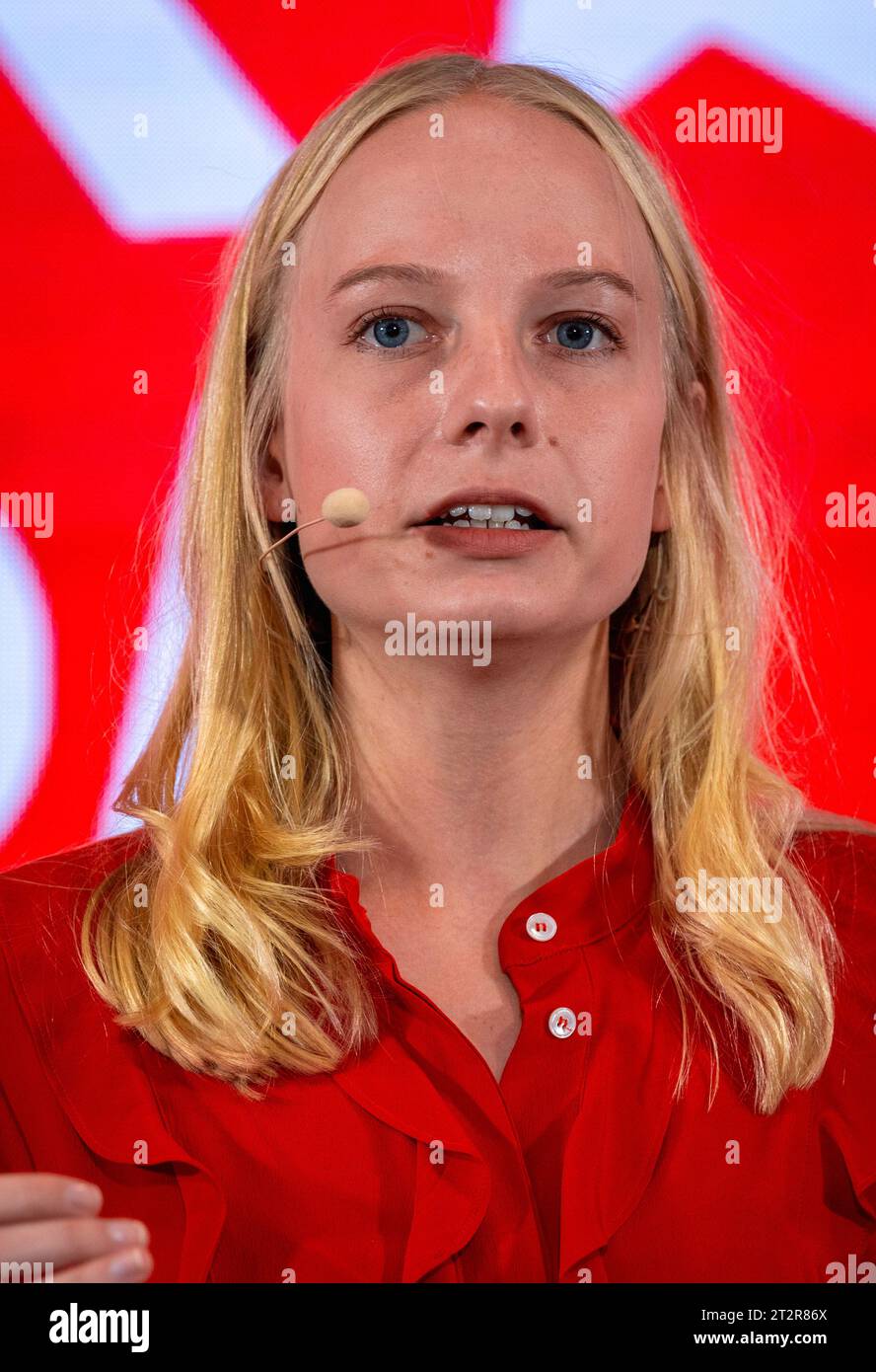 Linstow, Allemagne. 21 octobre 2023. Sabrina REPP, 24 ans, se présente ...