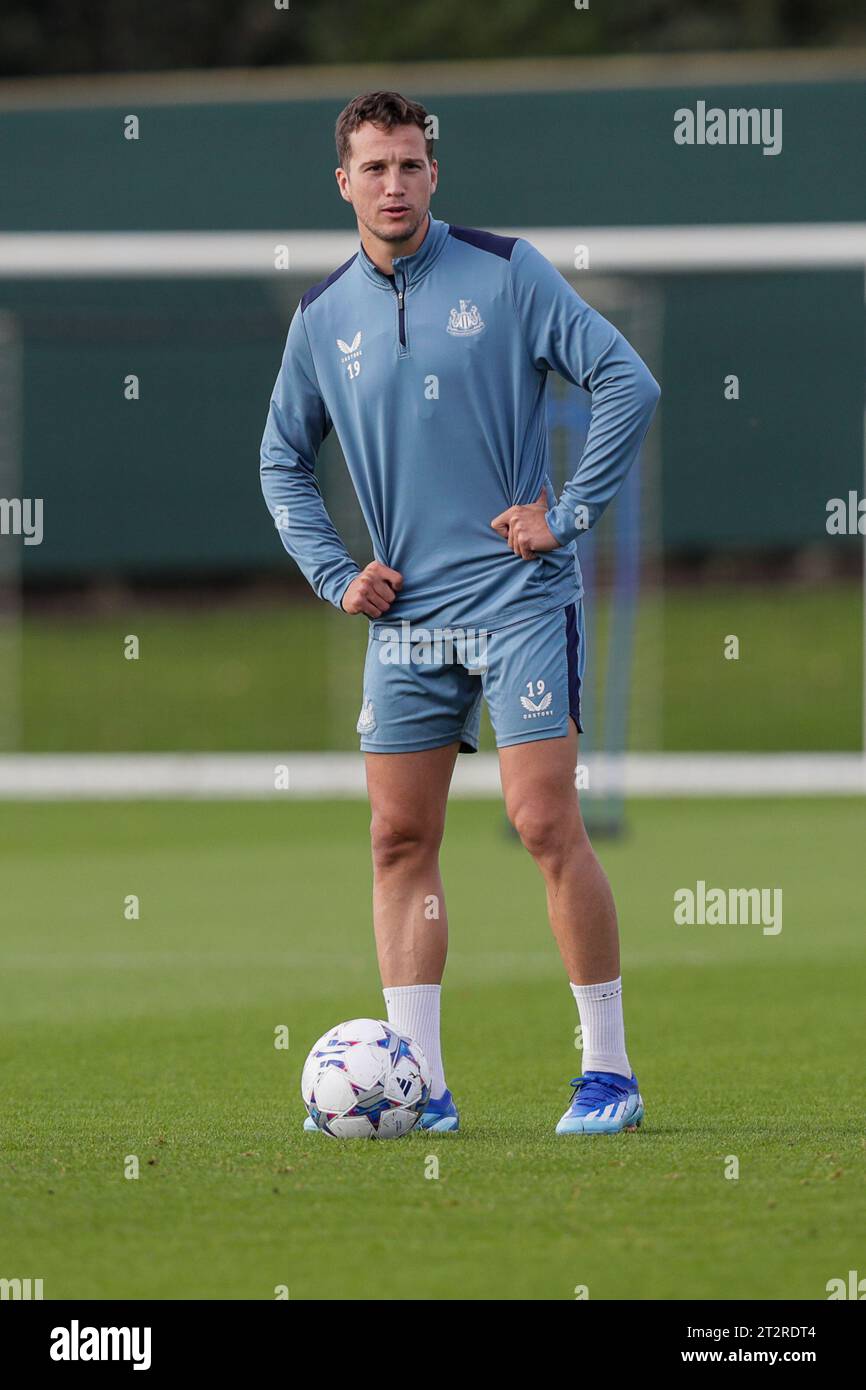 Javi Manquillo de Newcastle - Newcastle United s'entraîne avant leur ...
