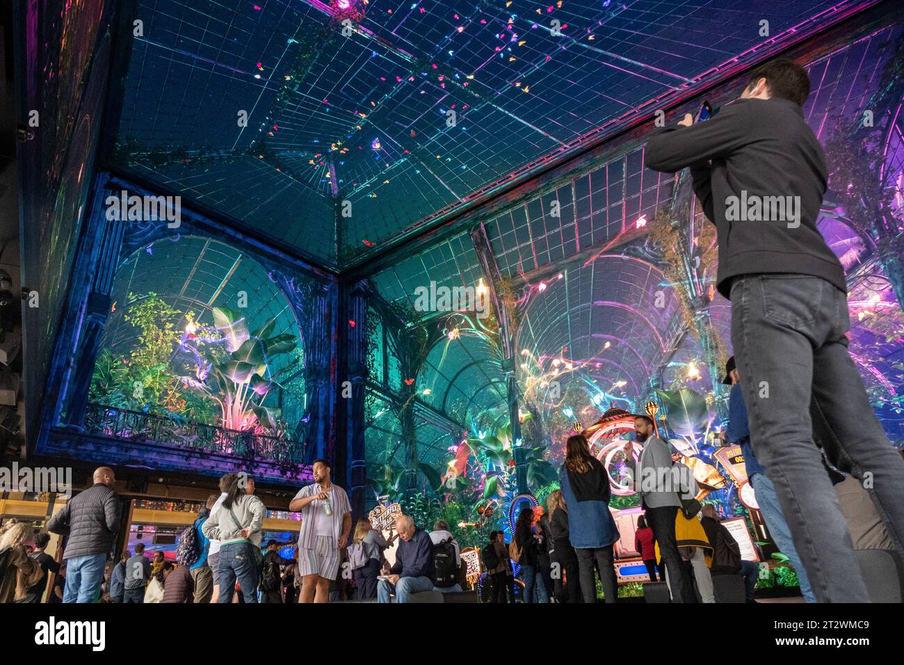 Outernet London et Pixel Artworks se sont associés pour lancer la première expérience de réalité ...