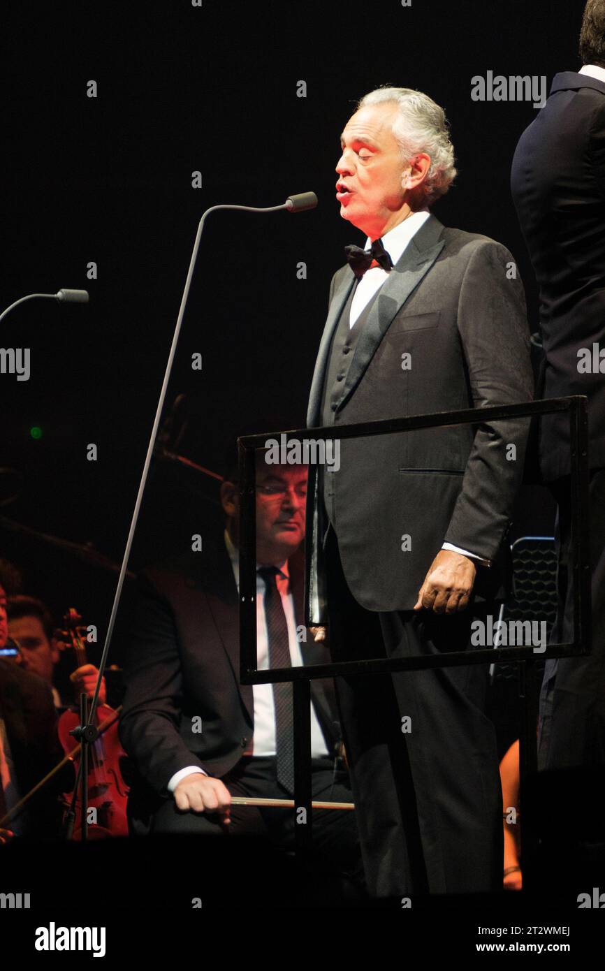La chanteuse Andrea Bocelli lors d'une représentation au WiZink Center ...