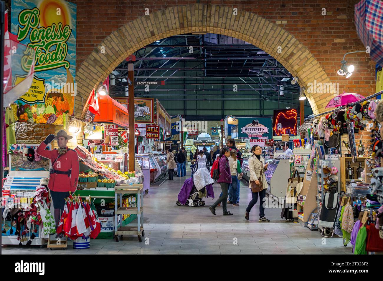 St. Lawrence Market est probablement le marché le plus célèbre de ...