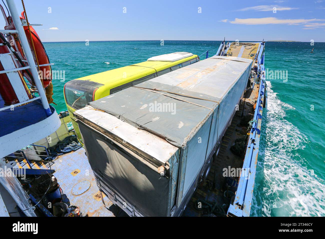 Navire de fret de passagers et RO-RO 'Super Shuttle Ferry 11' dans la ...