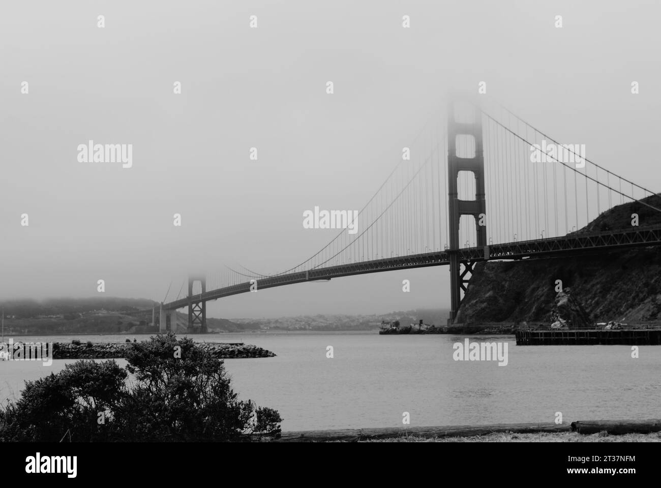 Black and white golden gate bridge Banque de photographies et d’images ...