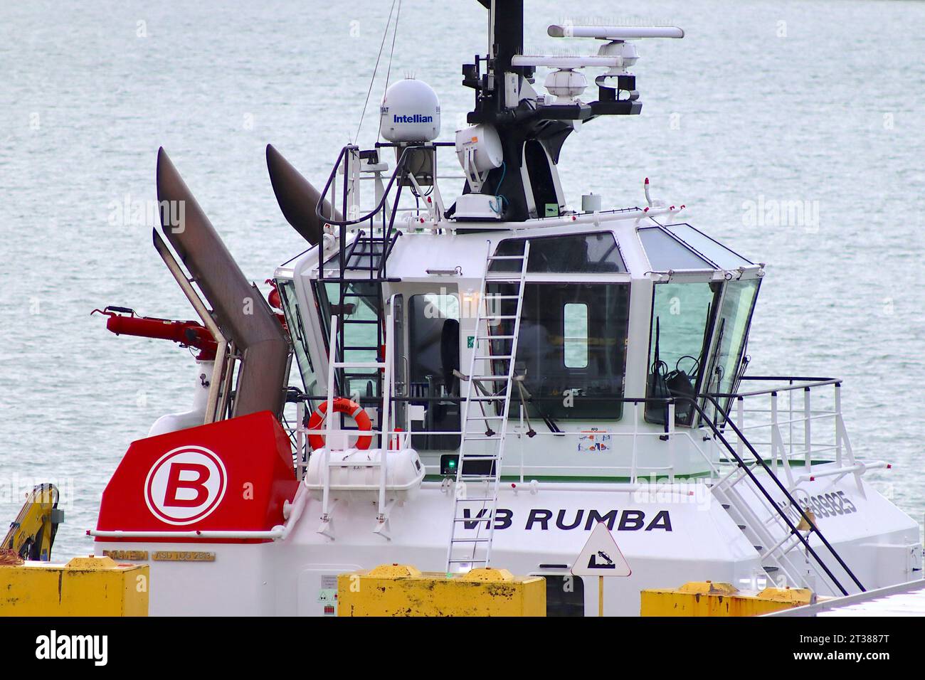 Remorqueur portuaire de remorquage de 380 tonnes battant pavillon belge ...