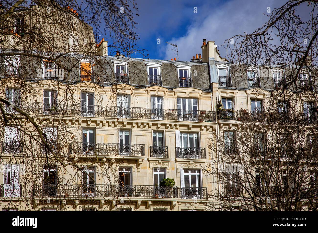 Immeuble de style haussmannien Banque de photographies et d’images à ...