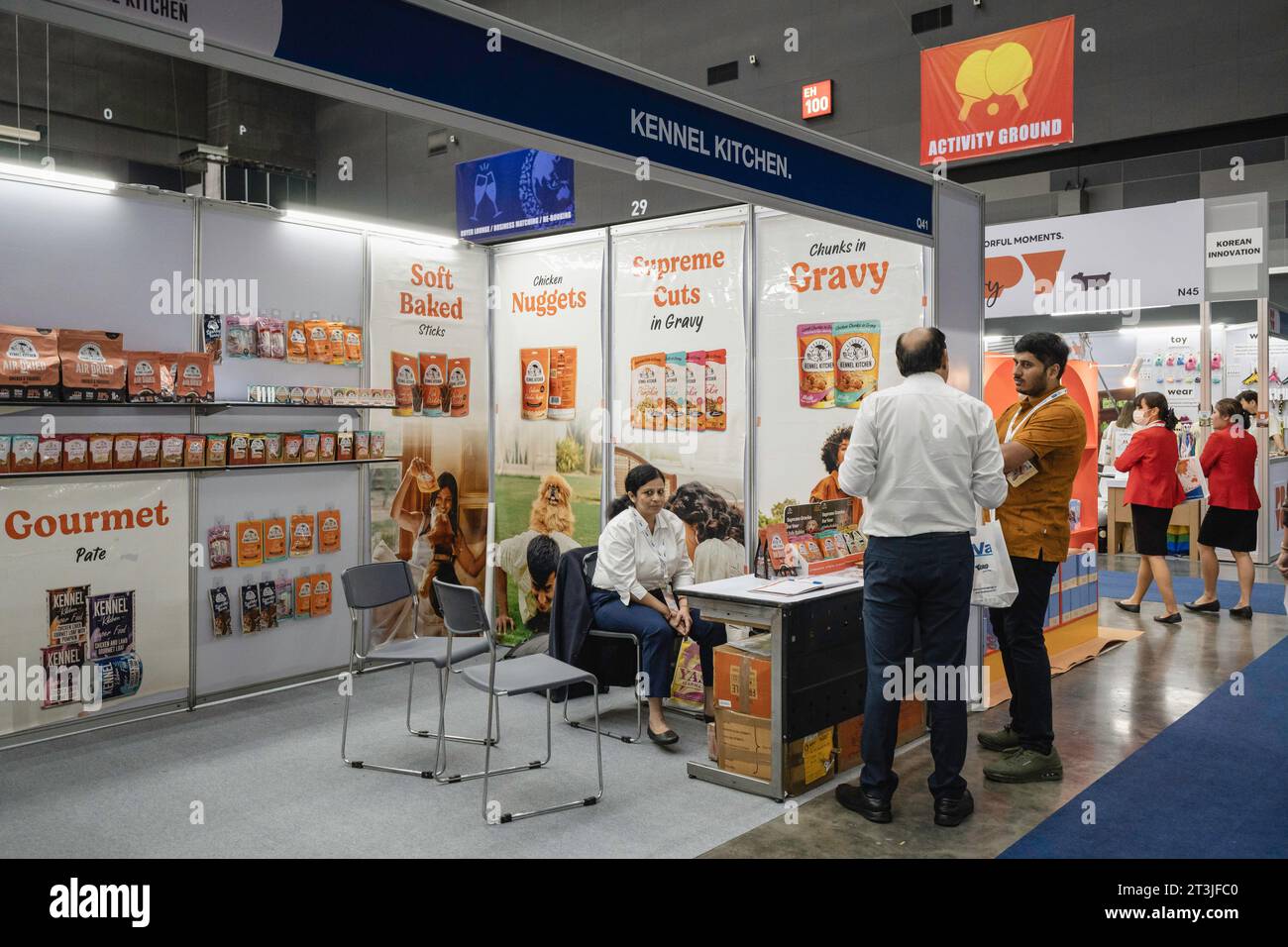 Bangkok, Thaïlande. 25 octobre 2023. Un stand de nourriture pour ...
