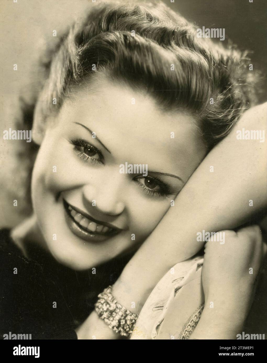 Simone simon Banque de photographies et d’images à haute résolution - Alamy