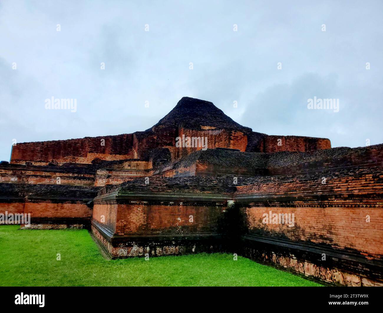 Ancien temple bouddhiste au bangladesh Banque de photographies et d ...