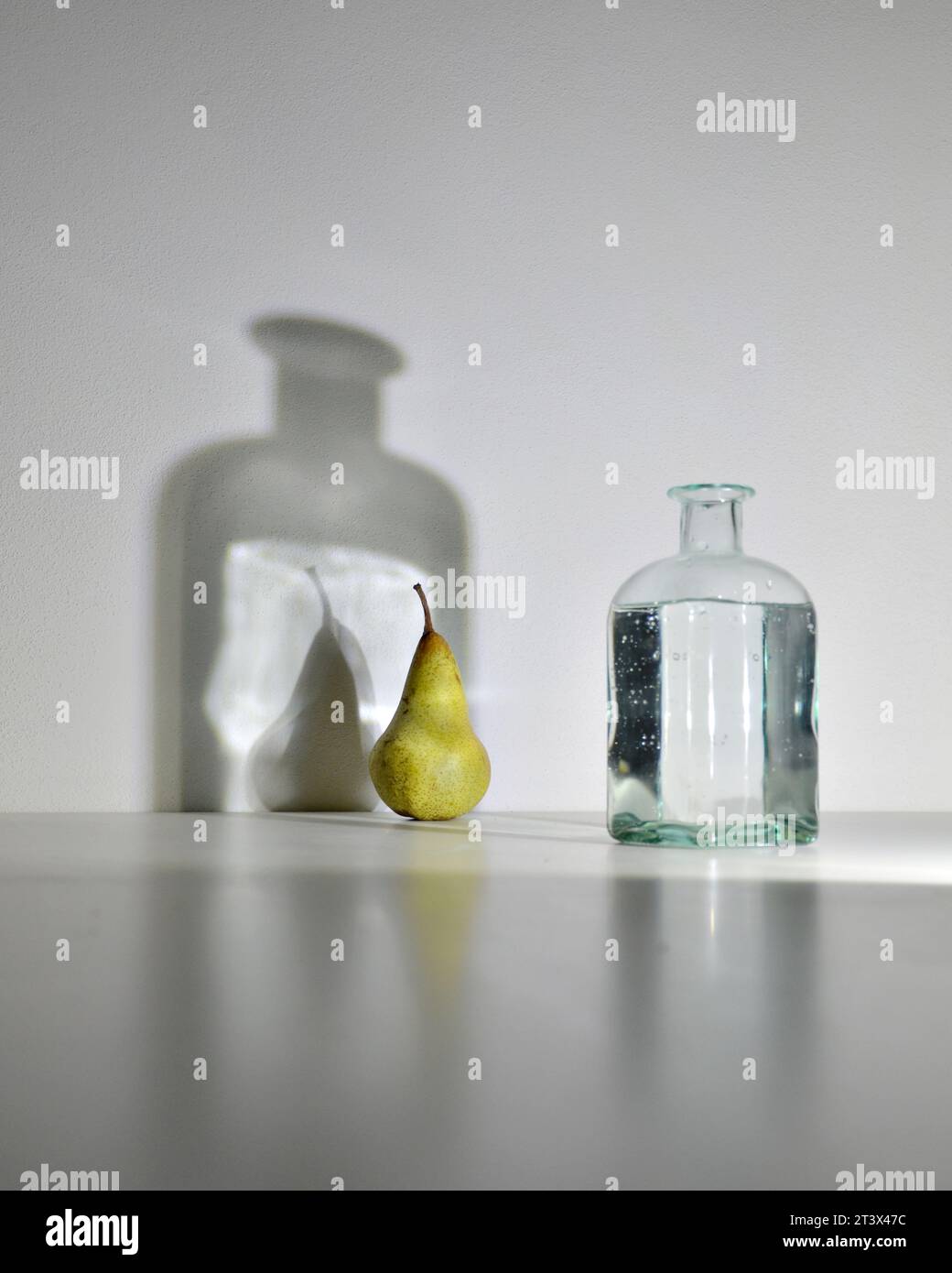 Eau de vie de poire william Banque de photographies et d’images à haute ...