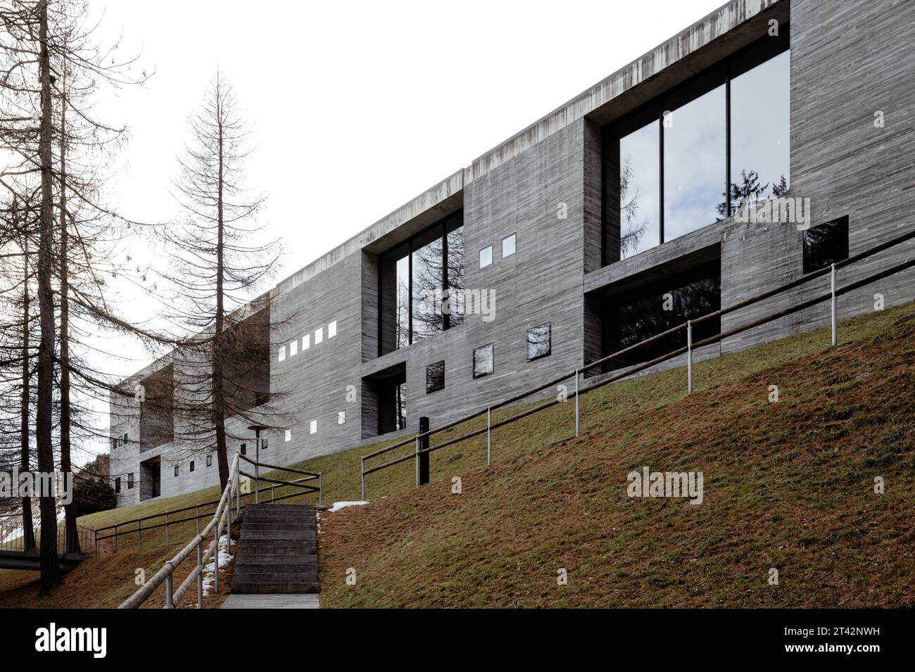 Une vue extérieure des thermes de Vals, un chef-d'œuvre architectural ...