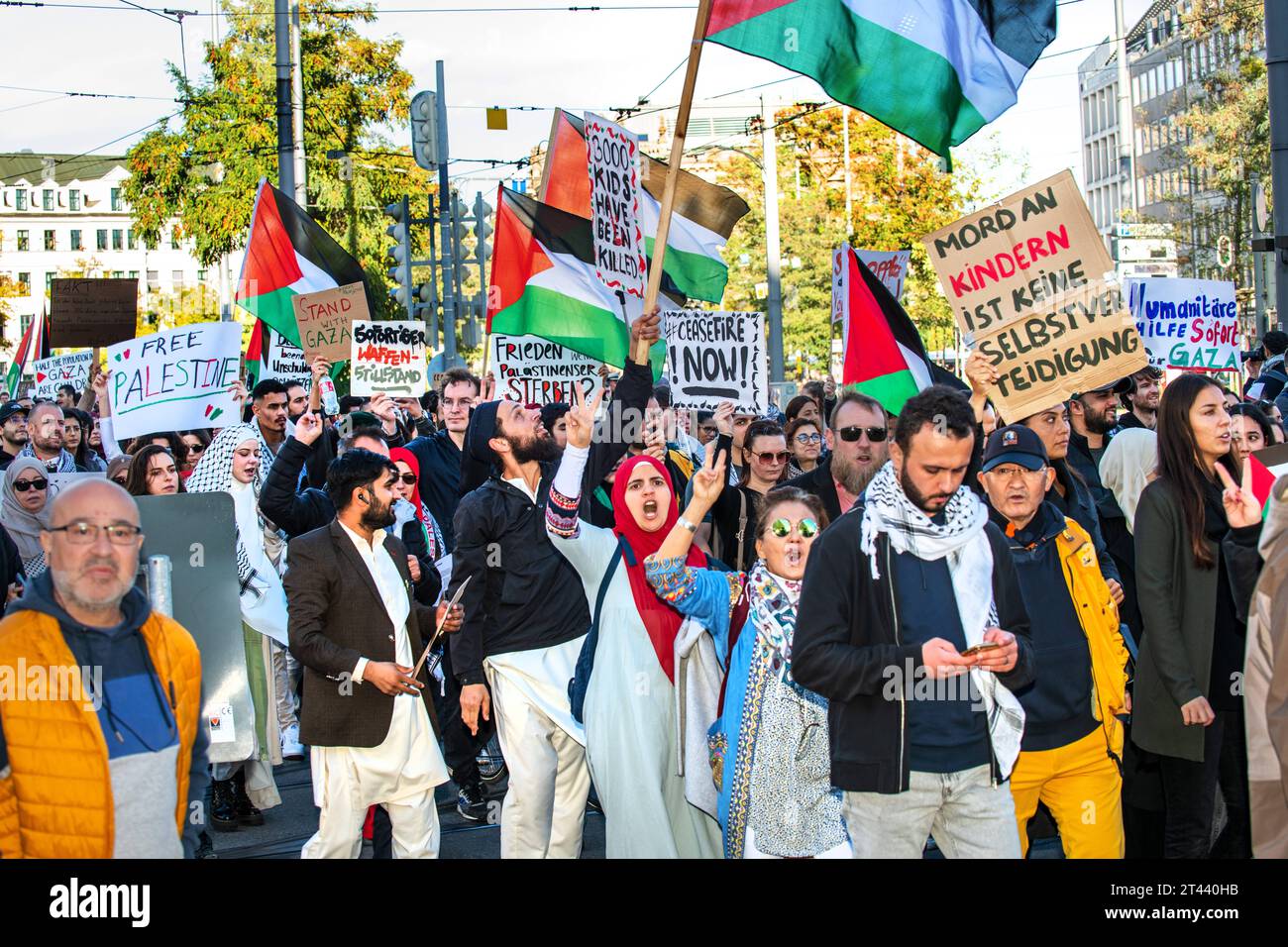Pro Palästina Demo, München, 28. Oktober 2023 Deutschland, München,.10. ...