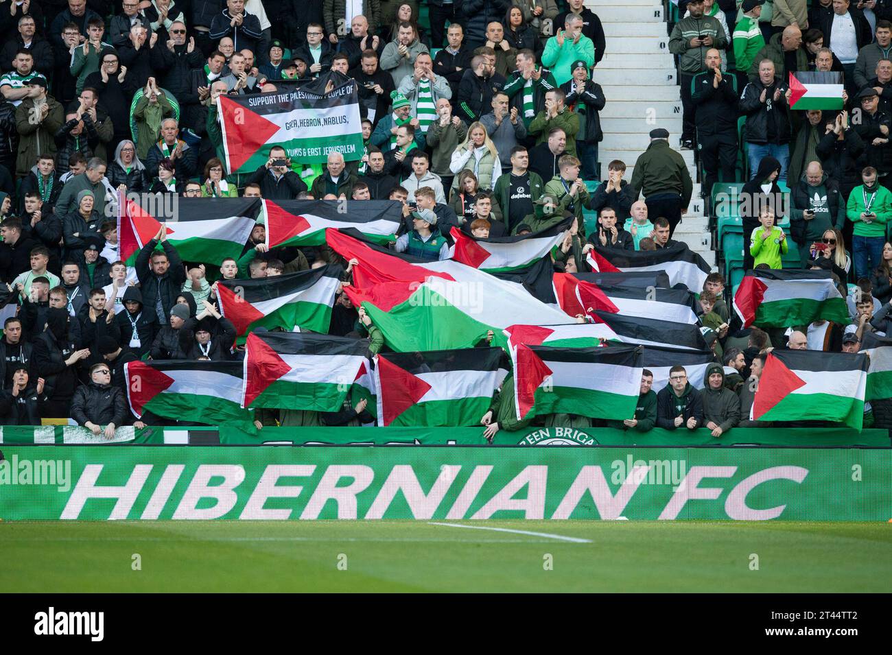 Celtic fc fans palestinian flag Banque de photographies et d’images à ...