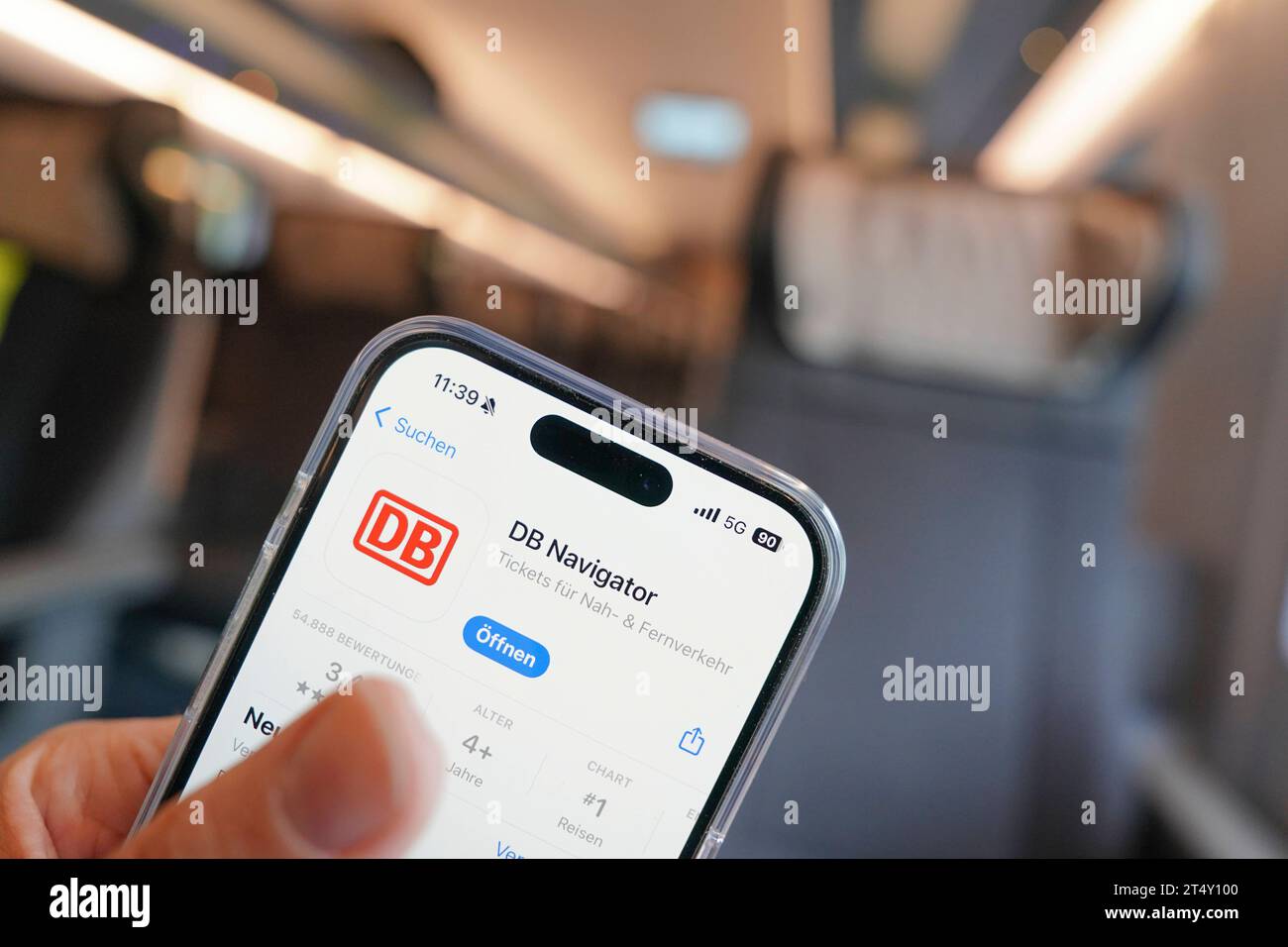 Symbolfoto des neuen DB und Deutsche Bahn Navigator Symbolbild und ...
