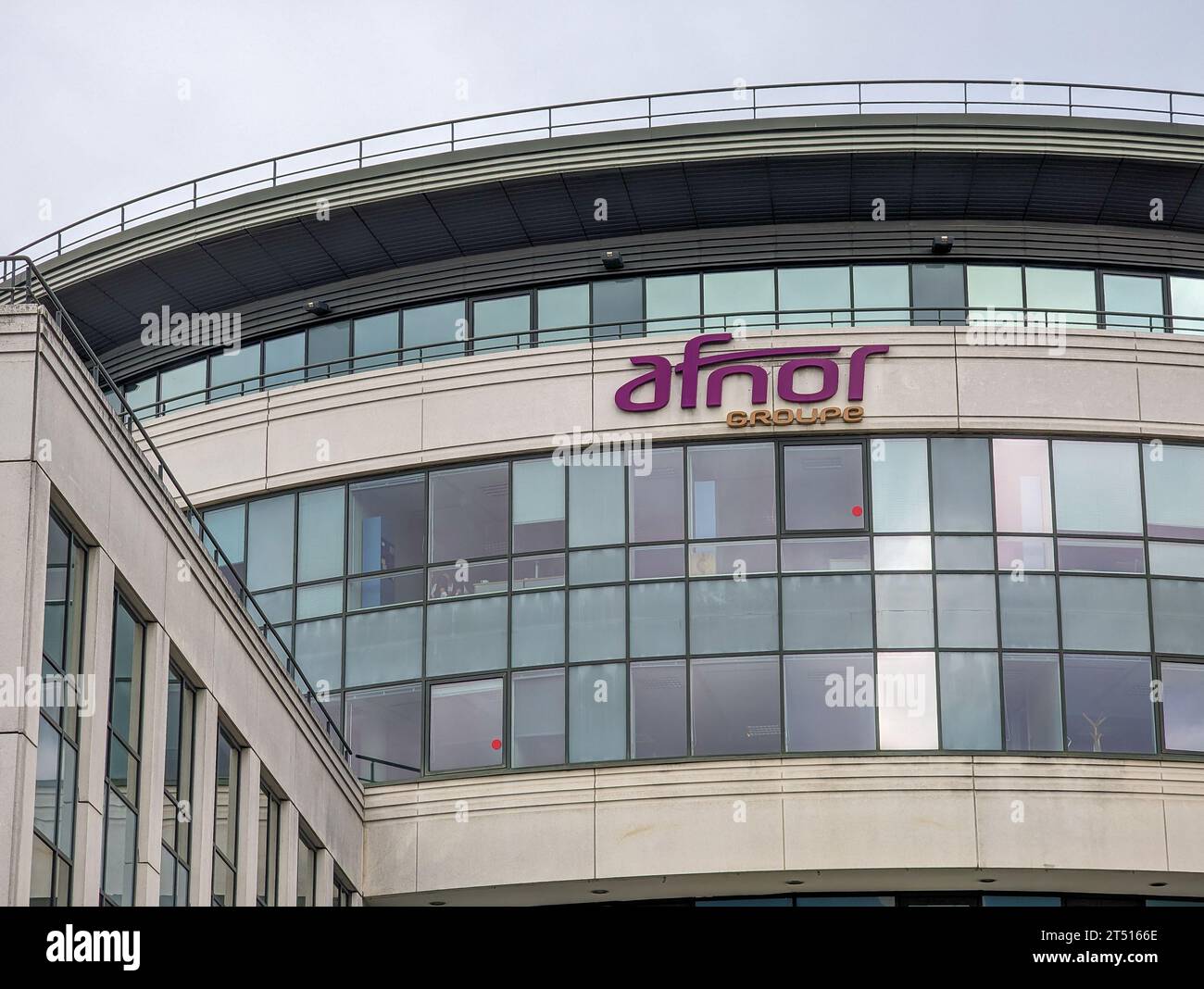 Façade du siège d’AFNOR Groupe, organisme français chargé de délivrer ...
