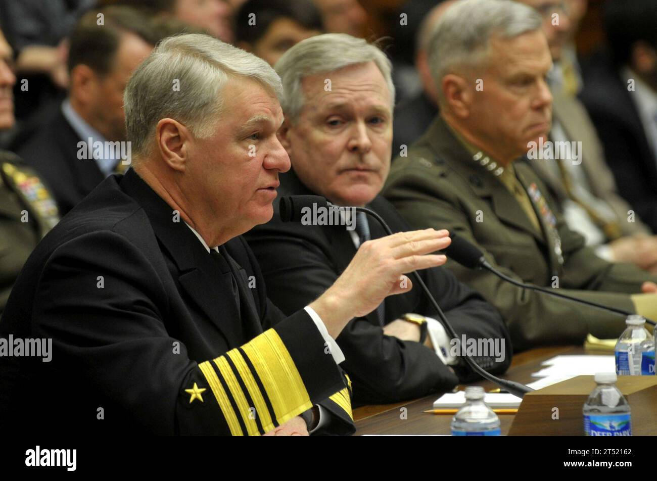 110301ZB612-038 WASHINGTON (le 1 mars 2011) Chef des opérations navales ...