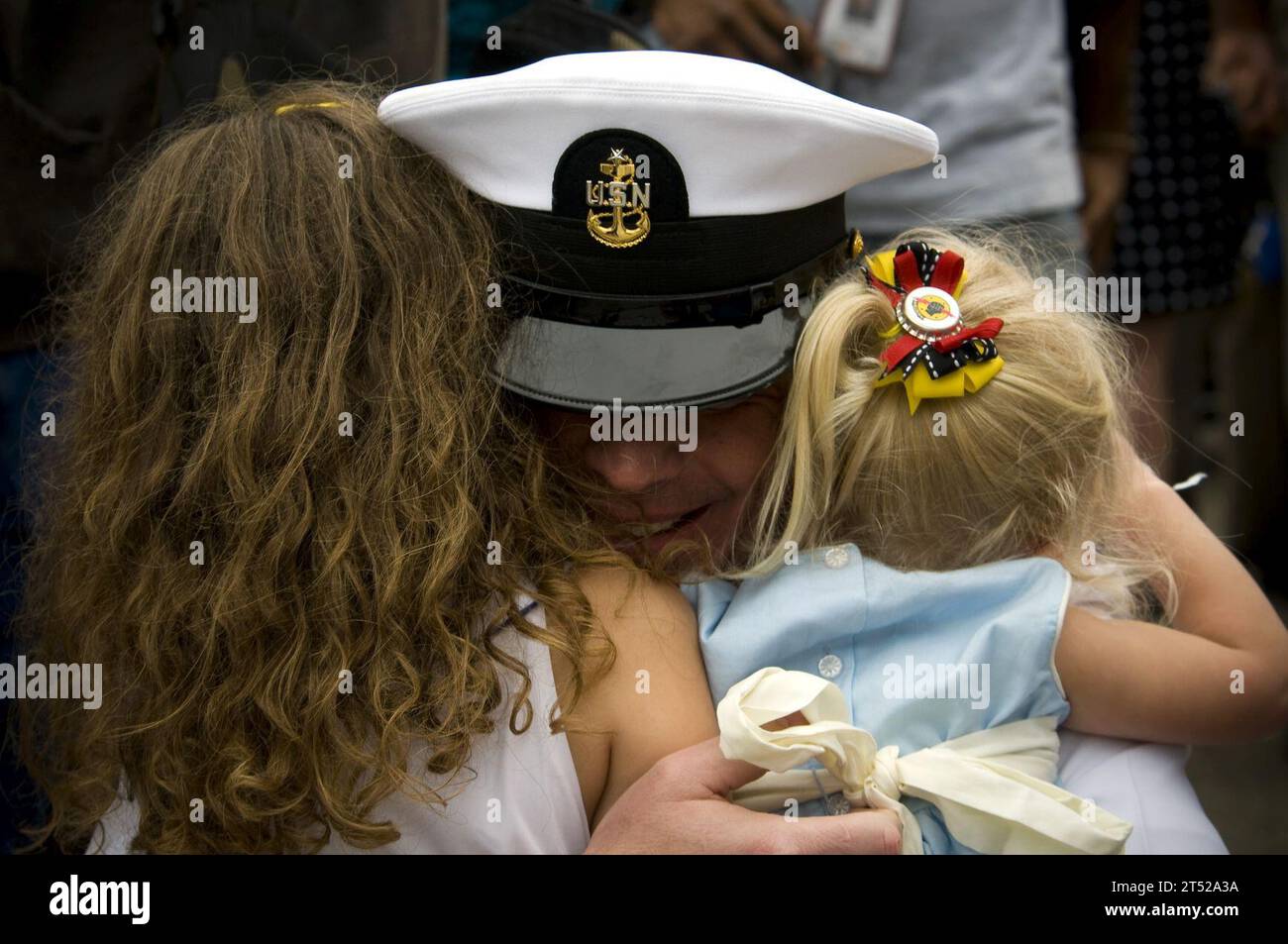110615MD252-443 SAN DIEGO (15 juin 2011) Un marin affecté au porte ...